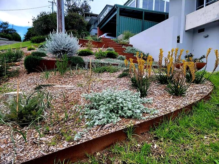 Corten Steel Garden Bed Edging | Rust Finish