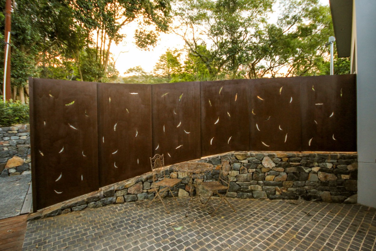 Corten Fence - Gum Leaf Pattern - Iron Bark Metal Design