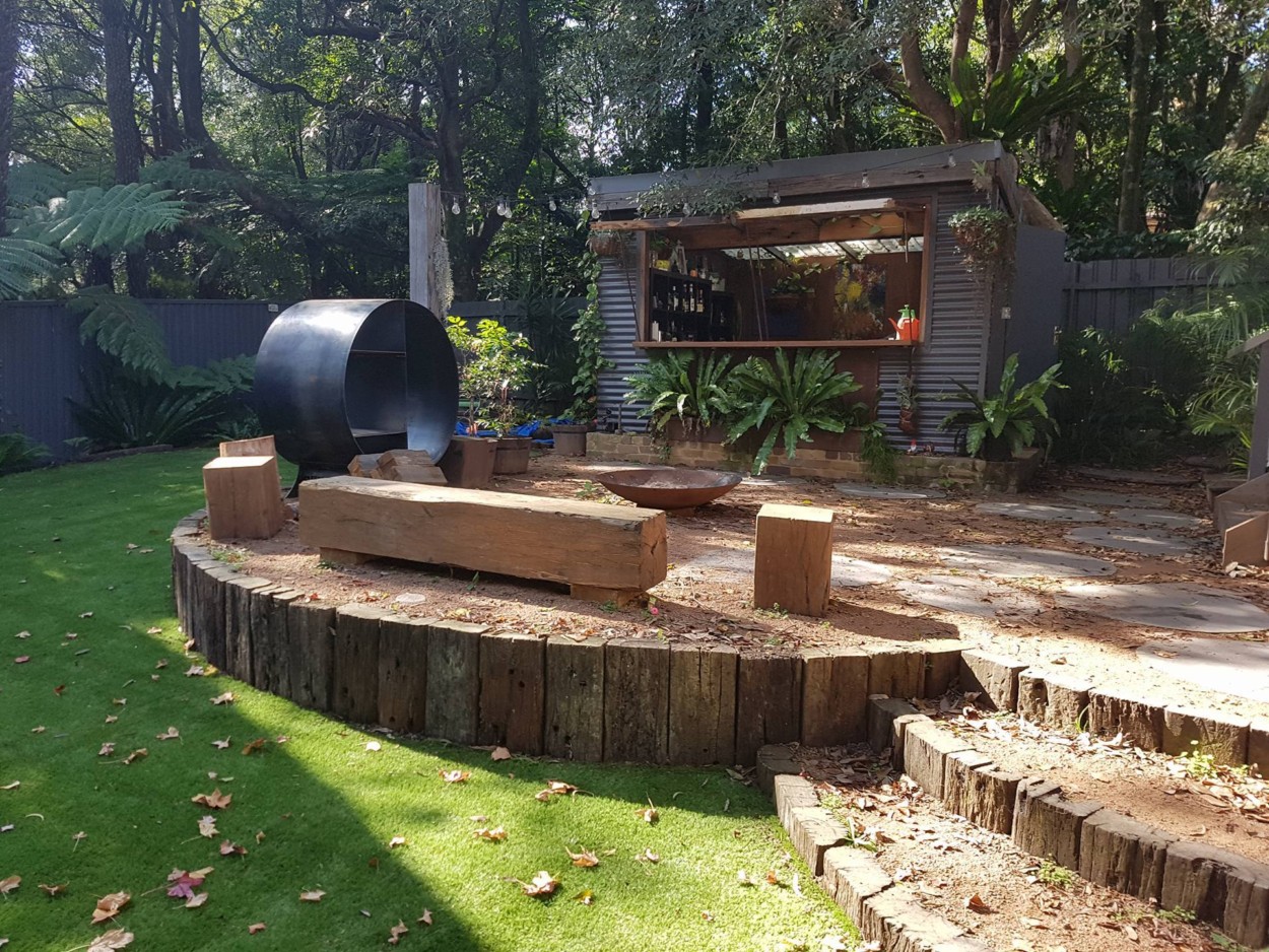 Ironbark Woodstack - Iron Bark Metal Design