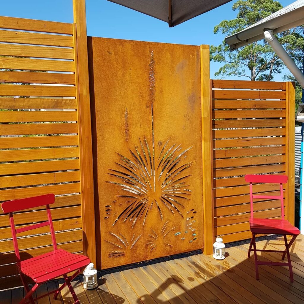 Xanthorrea Privacy Screen in Rust - Iron Bark Metal Design