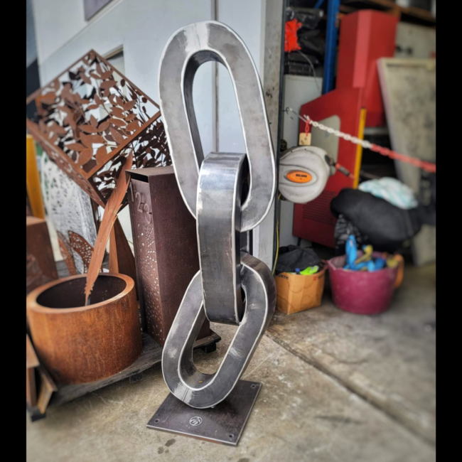 Chain Sculpture - Iron Bark Metal Design