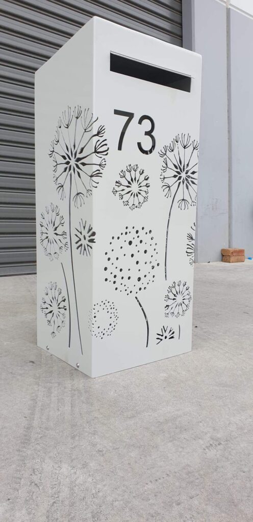 Medium LB Agapanthus - Surfmist PC - Iron Bark Metal Design