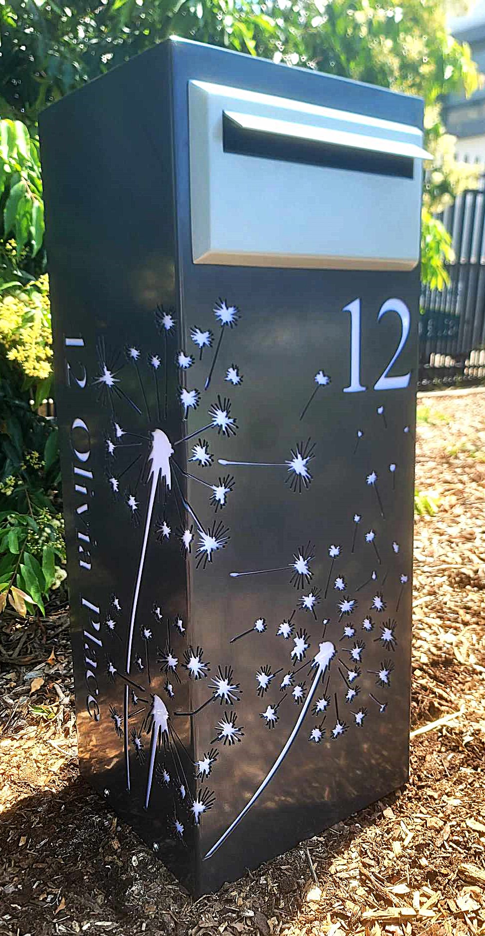 Medium LB Dandelion Drift - Monument, perspex, silver chute side view ...