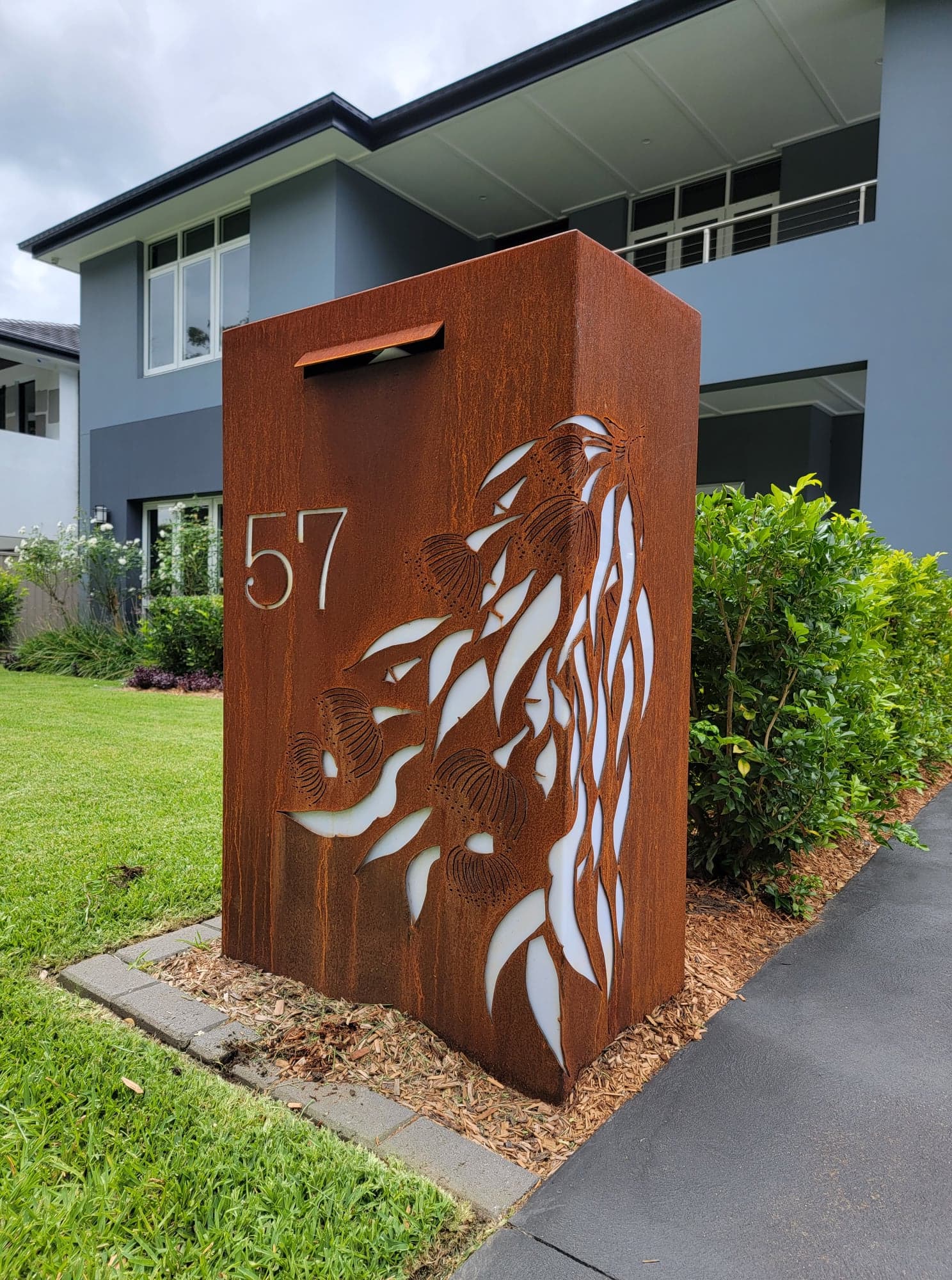 Wide Form Gumleaf Cascade MS with perspex - Harrington Park - Iron Bark ...